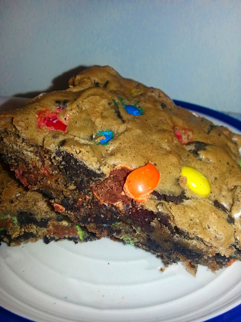M&M OREO Cookie Bars - MuffinsandMeat